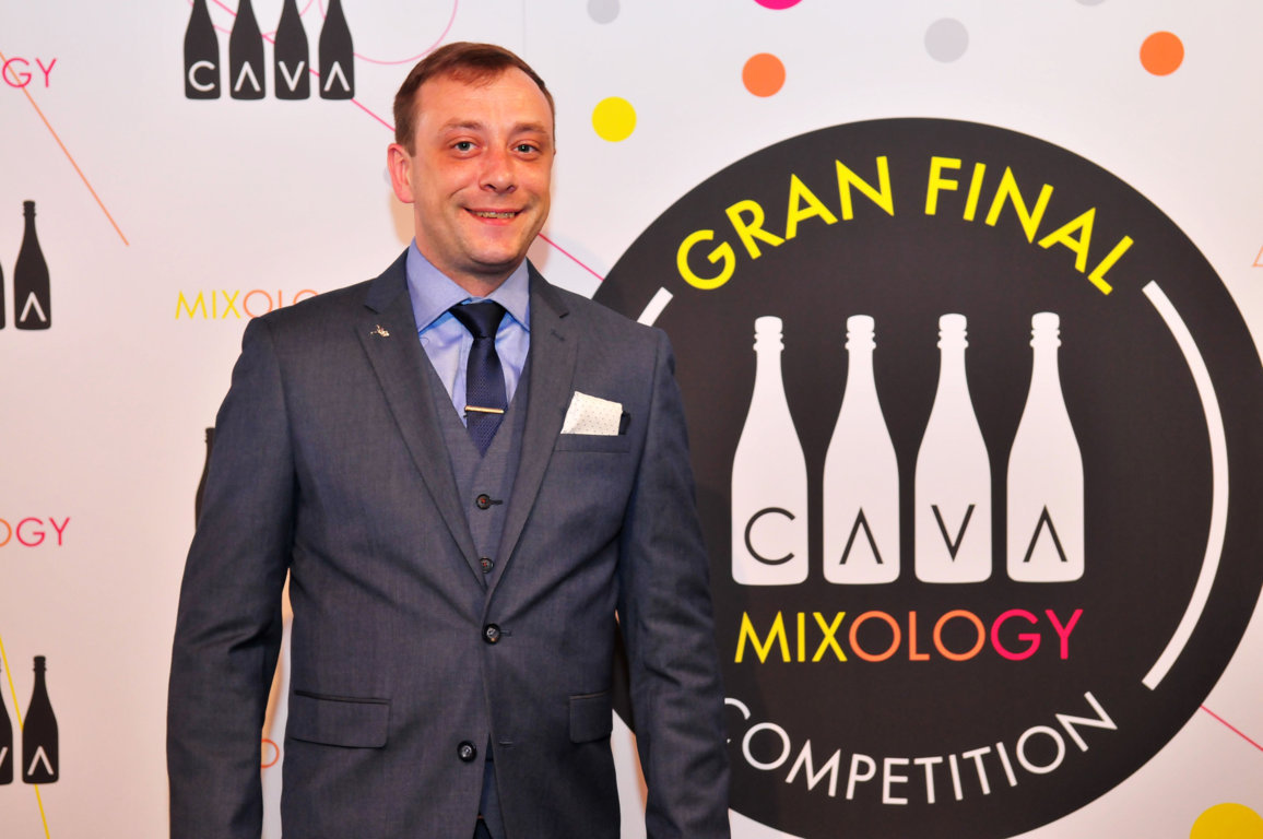 Vitalij Gutovskij gana el concurso de coctelería ‘Cava Mixology ...